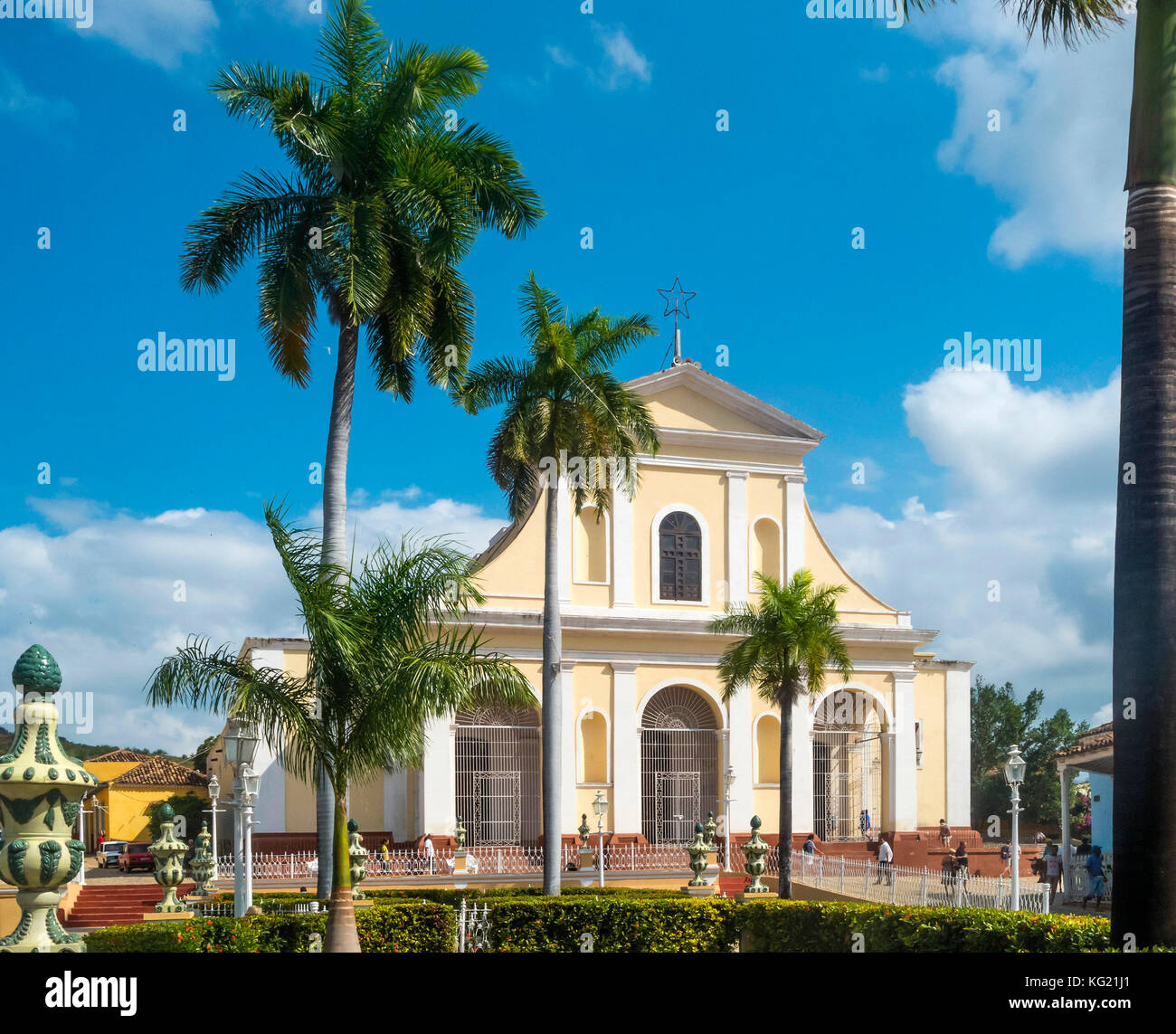 Trinidad, Cuba : Plaza Mayor mit Iglesia de la Santisima Trinidad Stock ...