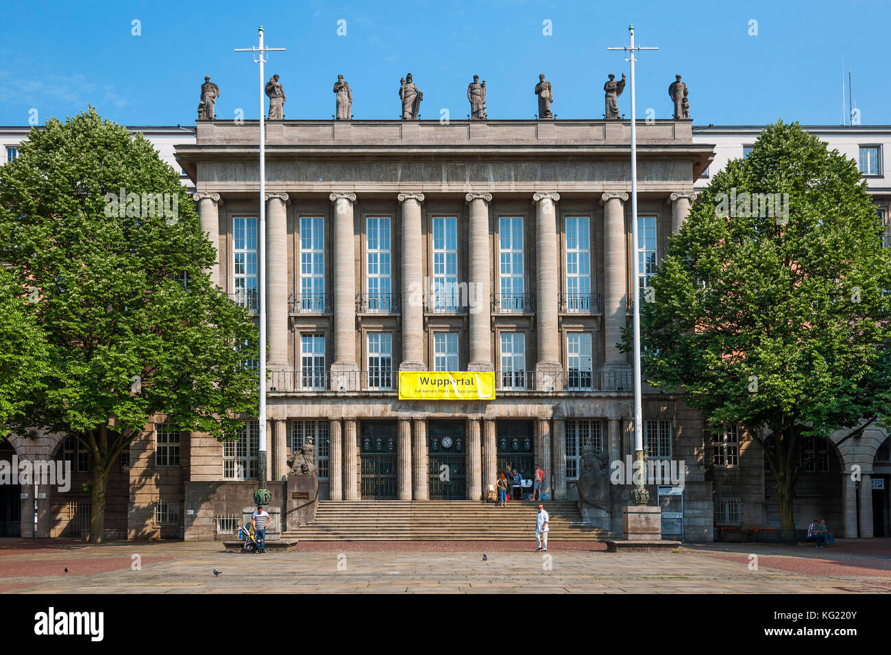 Wuppertal, Nordrhein-Westfalen, Germany : Rathaus Barmen Stock Photo ...