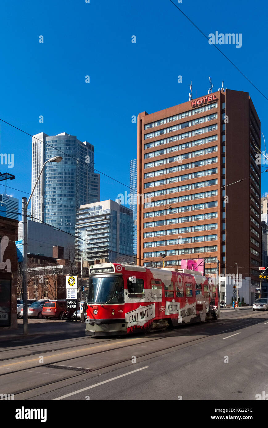 Dundas street east hi-res stock photography and images - Alamy