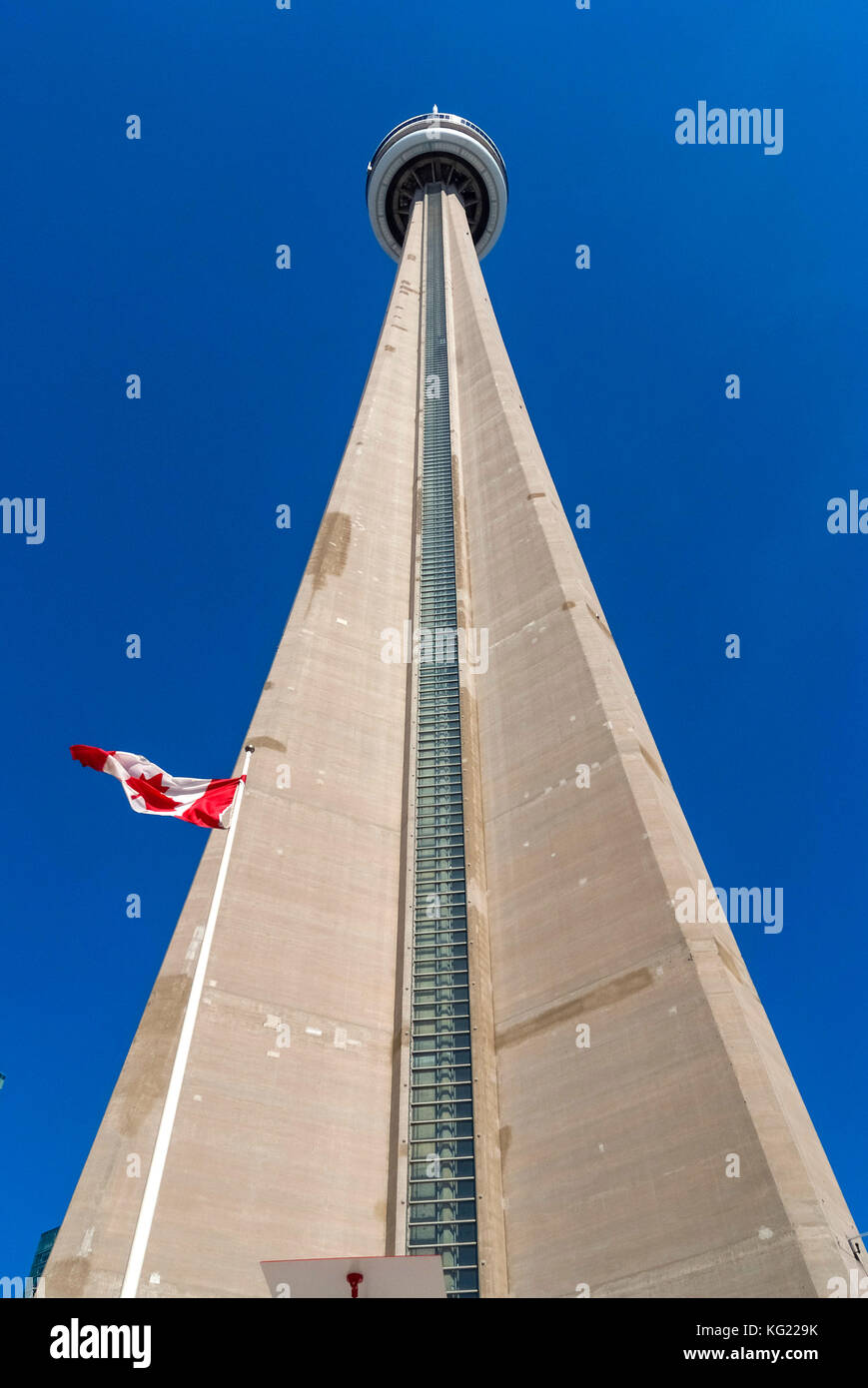 Cn tower canadian flag hi-res stock photography and images - Alamy