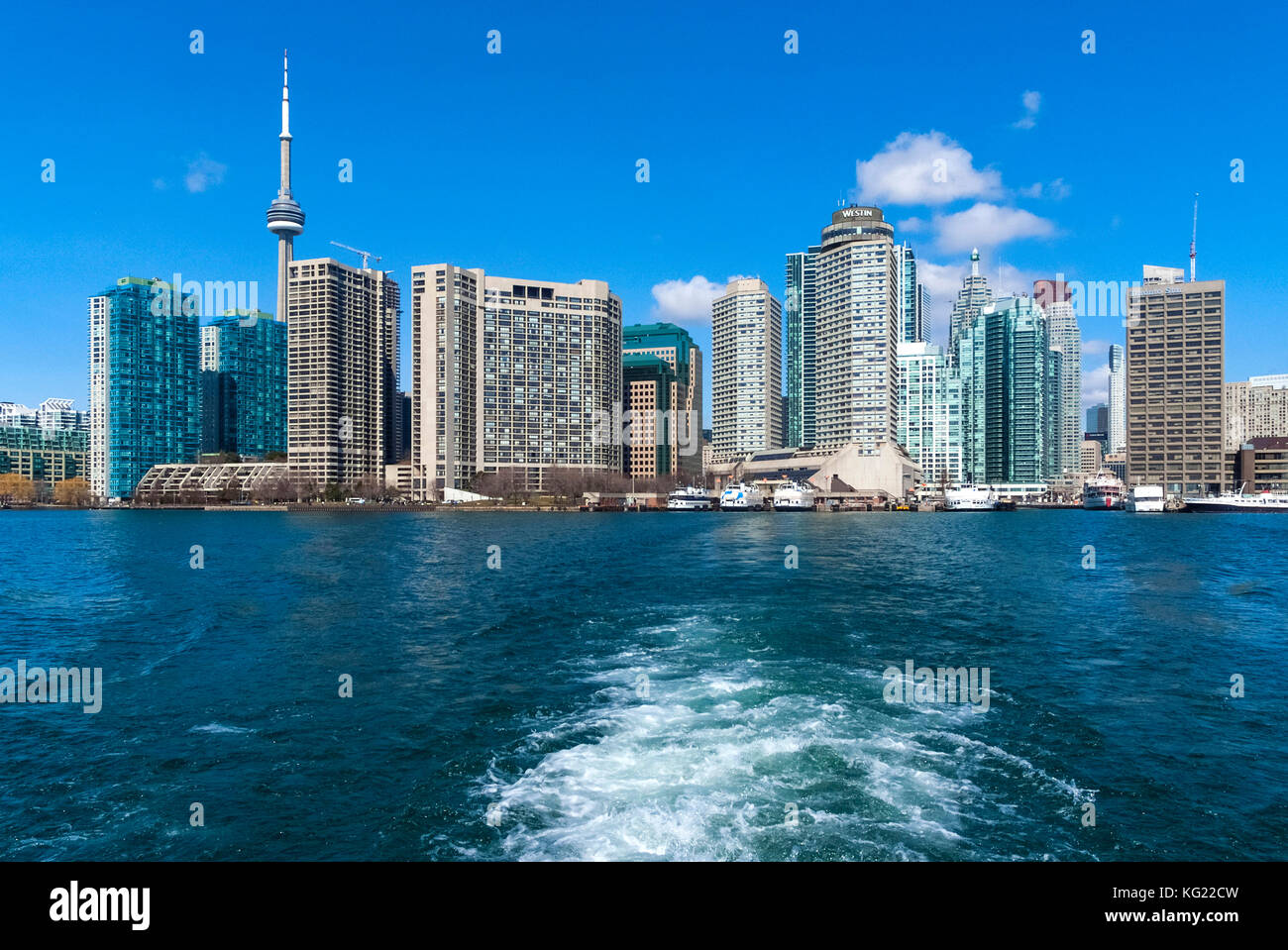 Toronto, Ontario, Canada : Lake Ontario - Skyline - CN Tower Canada ...
