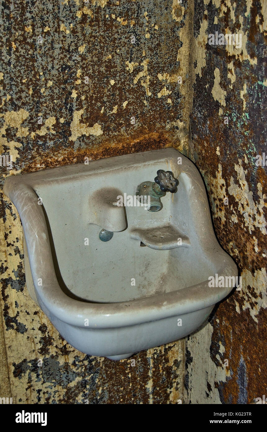 Prison cell sink hi-res stock photography and images - Alamy