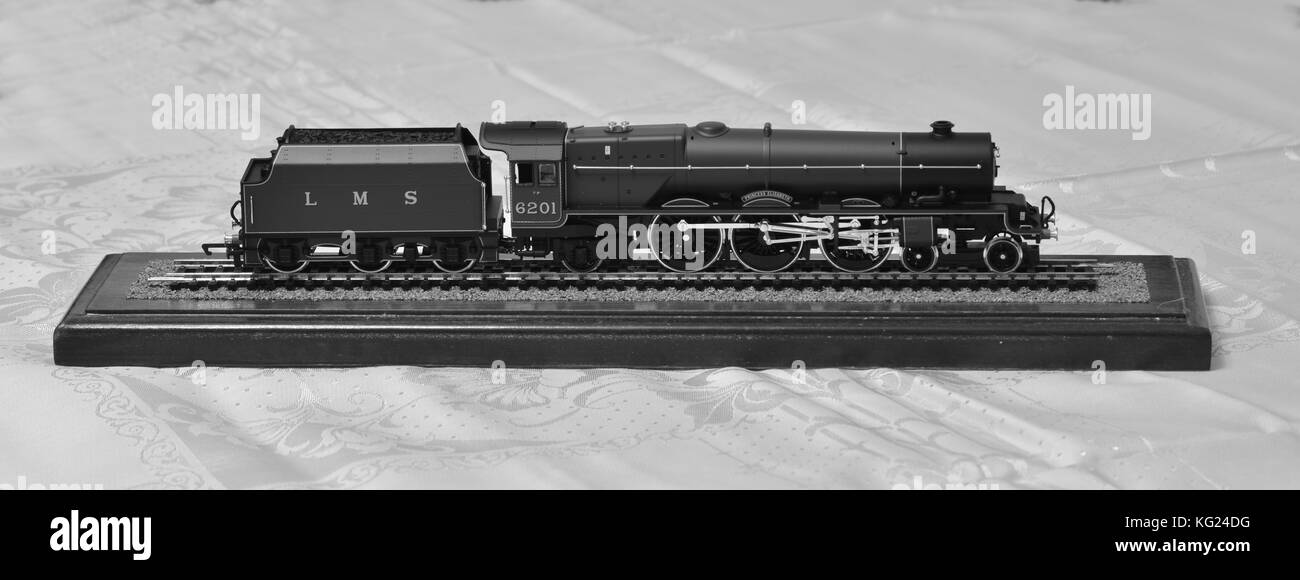 18 Carat gold collectors locomotive Stock Photo - Alamy