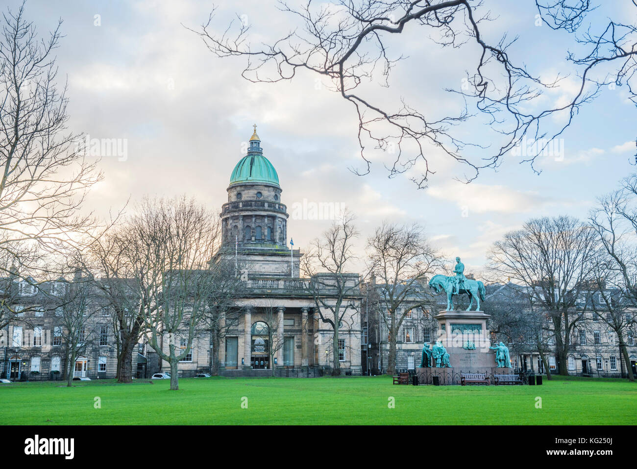 Capital records building hi-res stock photography and images - Alamy