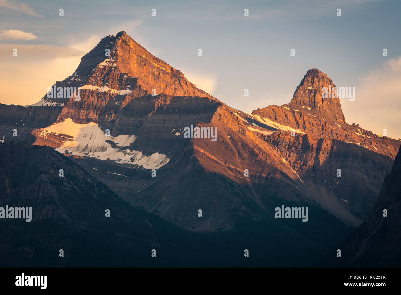 Alpenglow on Mount Christie and Brussels Peak at sunset, Jasper ...
