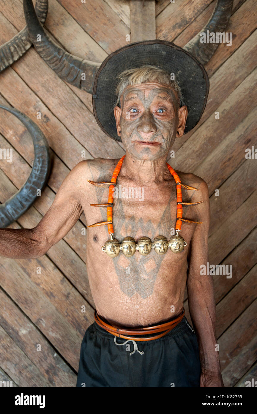 Wangchah Wangsa, Naga headhunter, with tattooed face and tribal ...