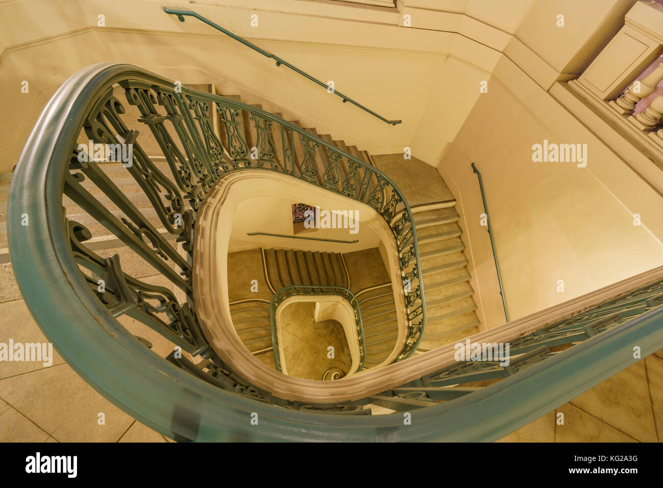 Beautiful curve hi-res stock photography and images - Alamy