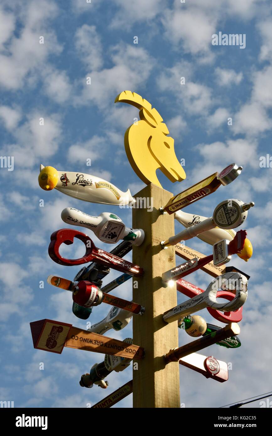 Beer on tap sign hi-res stock photography and images - Alamy