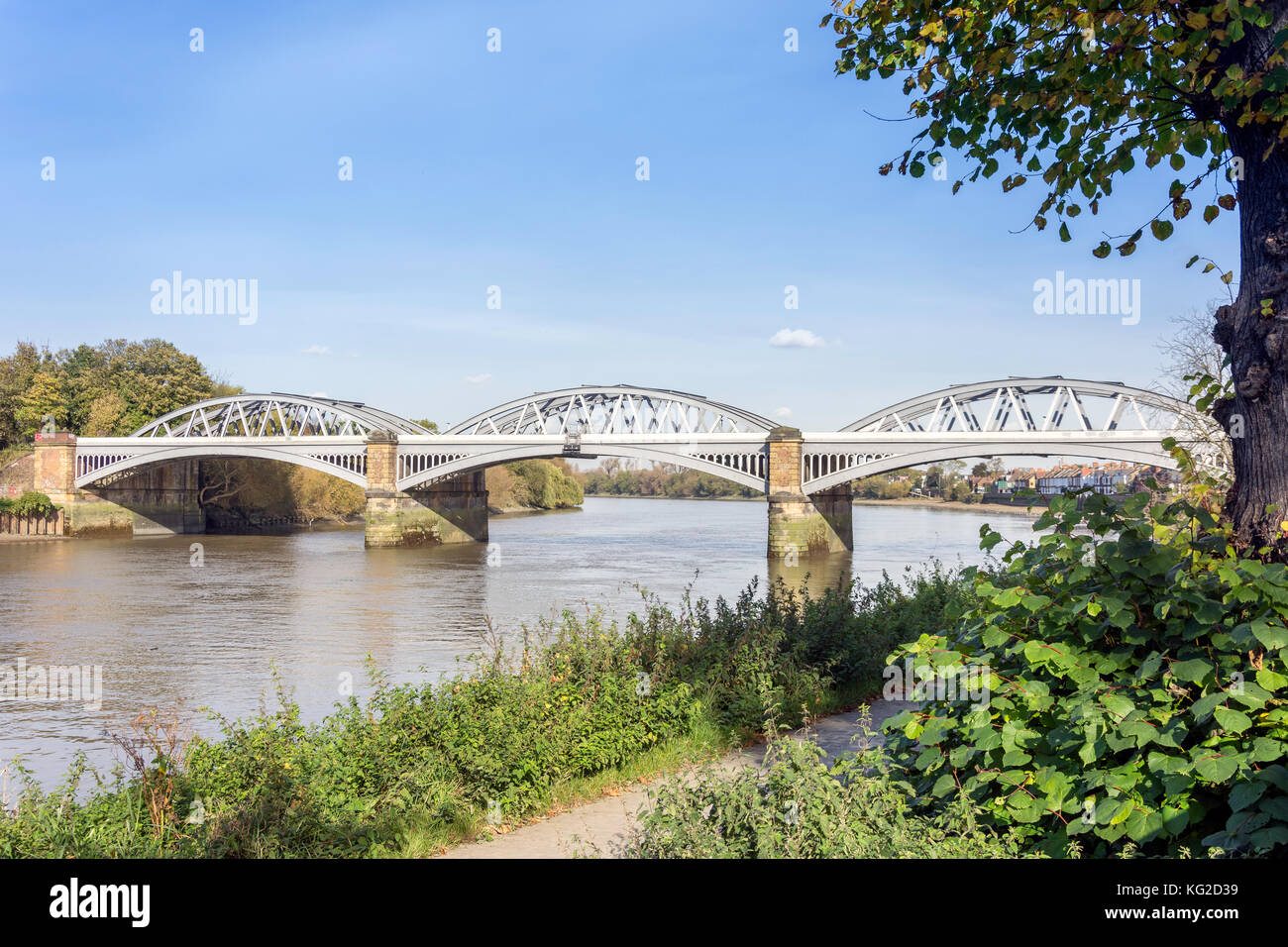 Barnes bridge, barnes hi-res stock photography and images - Alamy