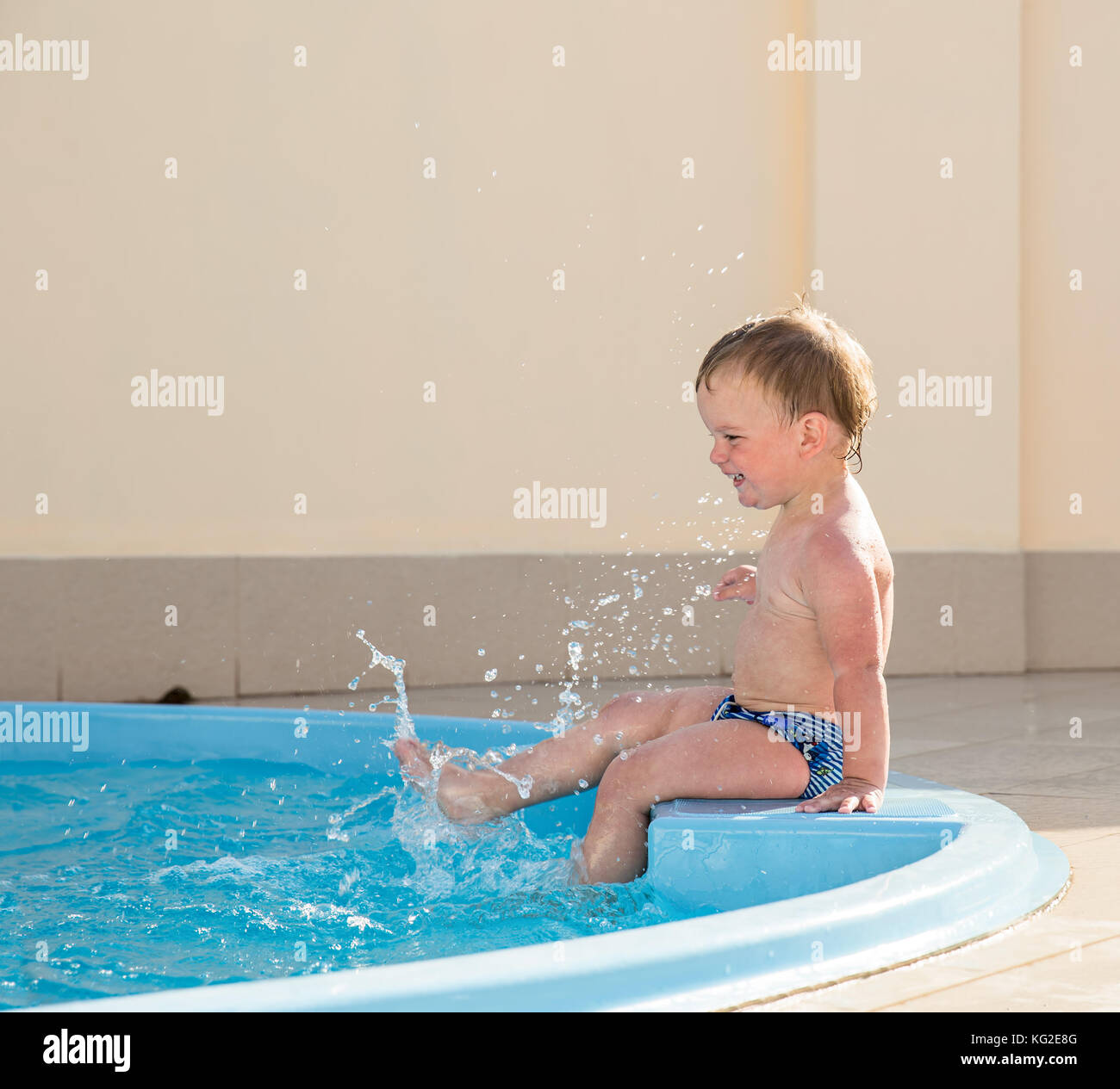 Child boy splash splashing water hi-res stock photography and images ...