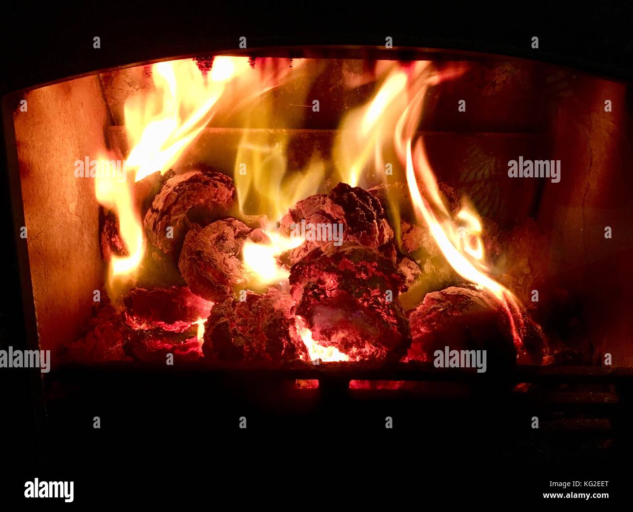 Log burner hi-res stock photography and images - Alamy