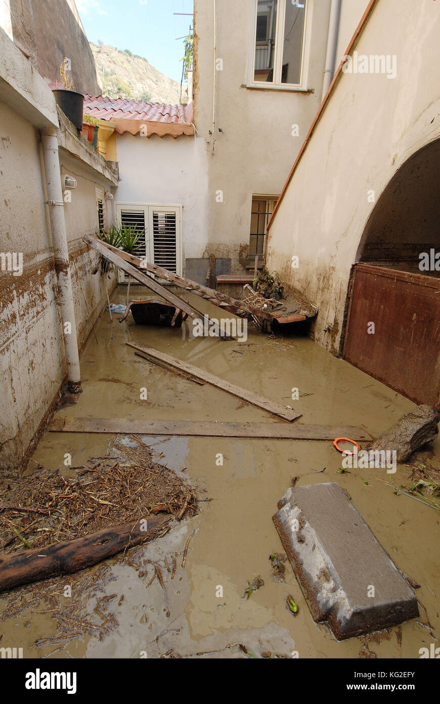 Flood city mud soil hi-res stock photography and images - Alamy