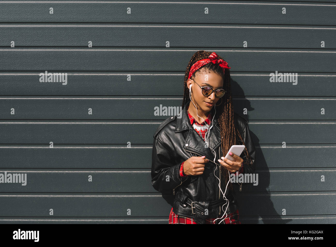 stylish african american girl with smartphone Stock Photo - Alamy