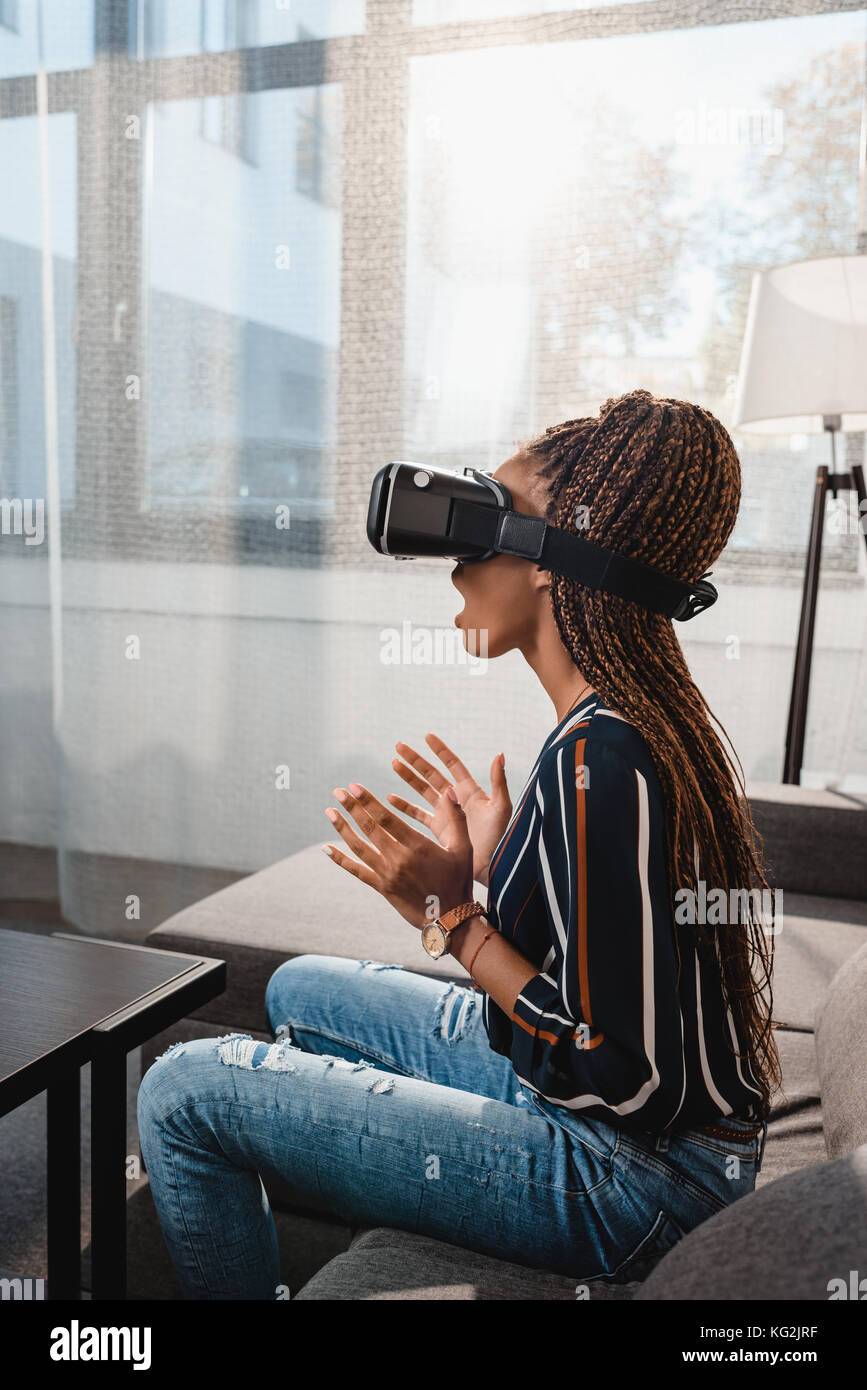 woman in vr headset Stock Photo - Alamy