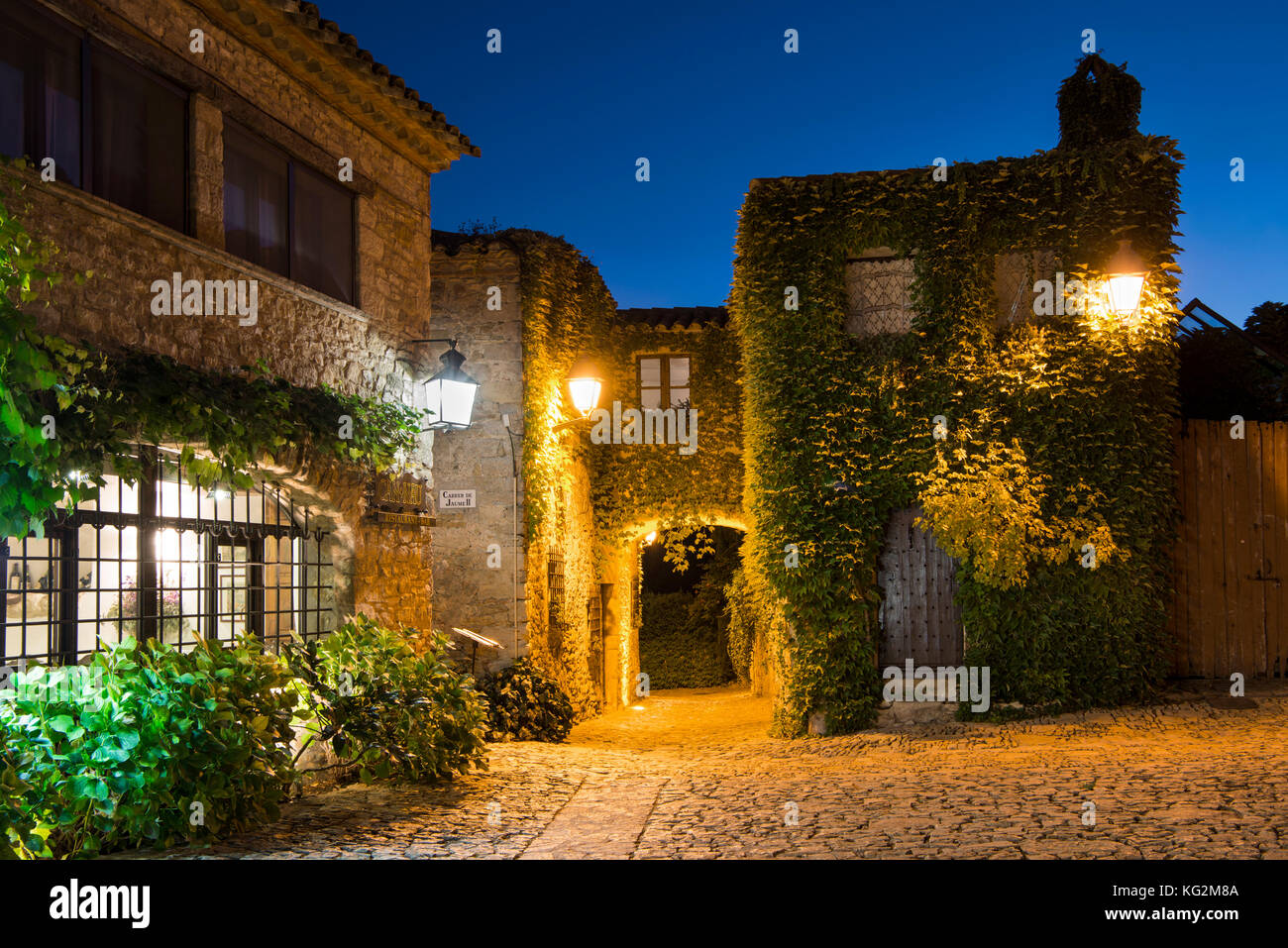 Town of Peratallada Stock Photo - Alamy