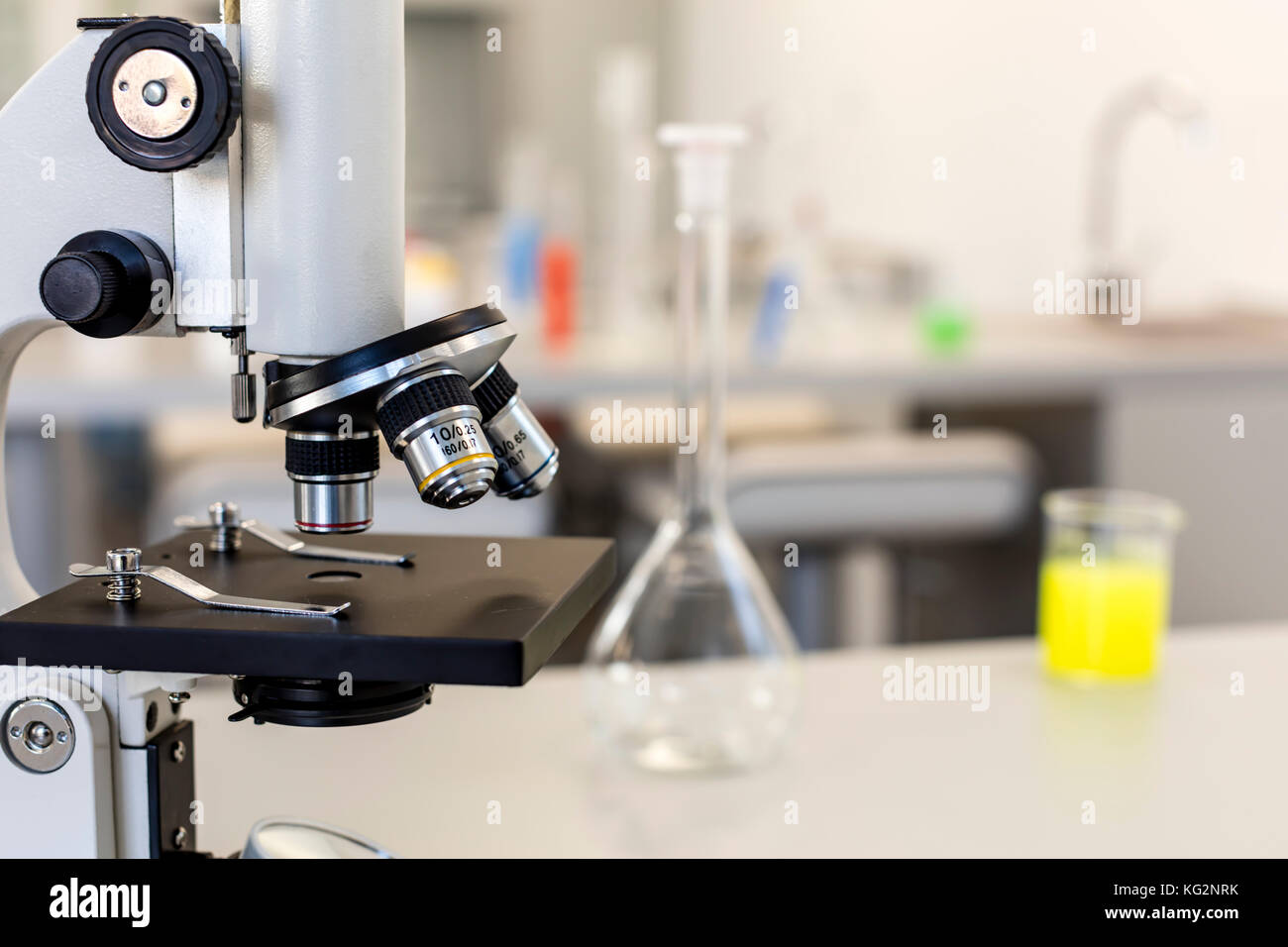 Microscope in medical lab hi-res stock photography and images - Alamy
