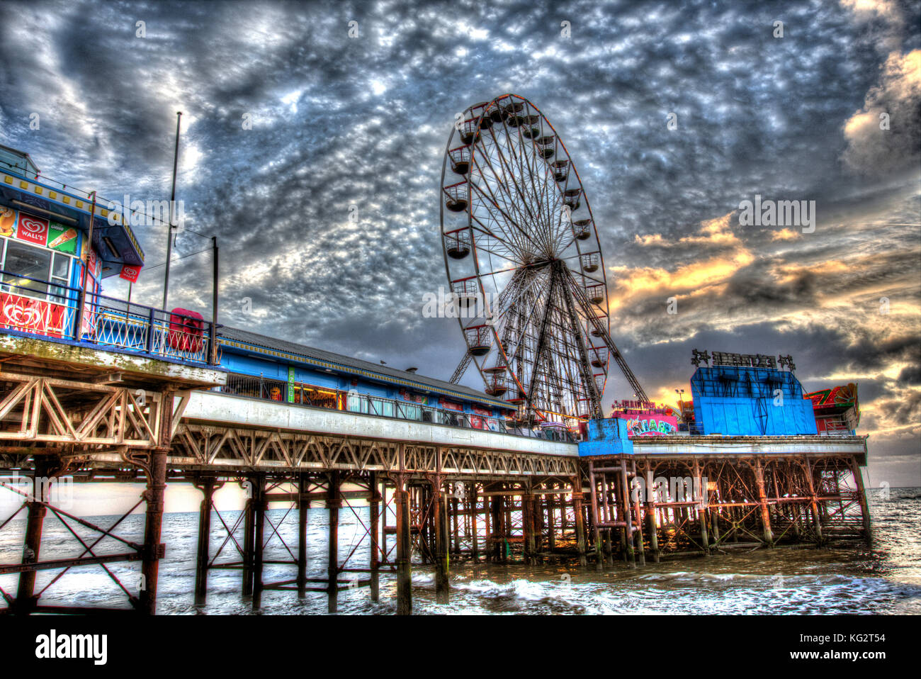Town of Blackpool, England. Picturesque dusk view of Blackpool’s ...