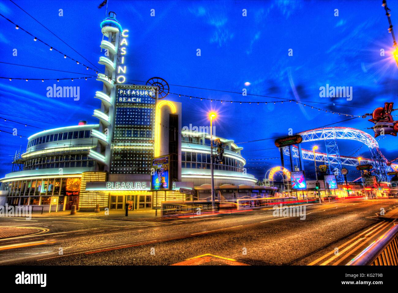 Pleasure beach blackpool night hi-res stock photography and images - Alamy