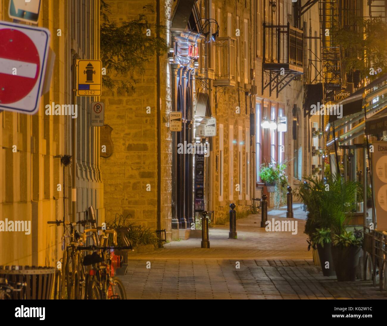 Old quebec neighbourhood hi-res stock photography and images - Alamy