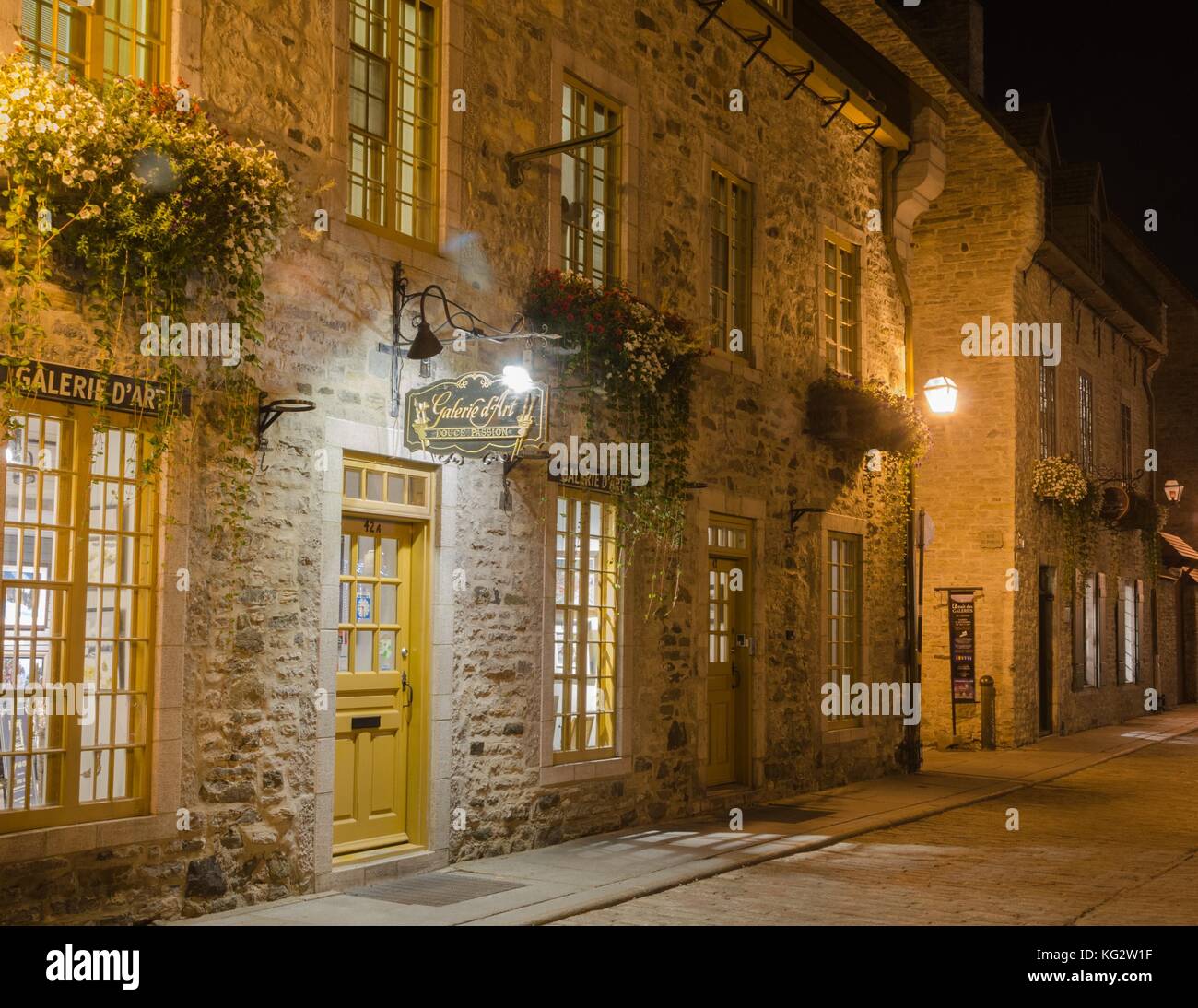 Street scene in Old Quebec City, Quebec, Canada Stock Photo - Alamy