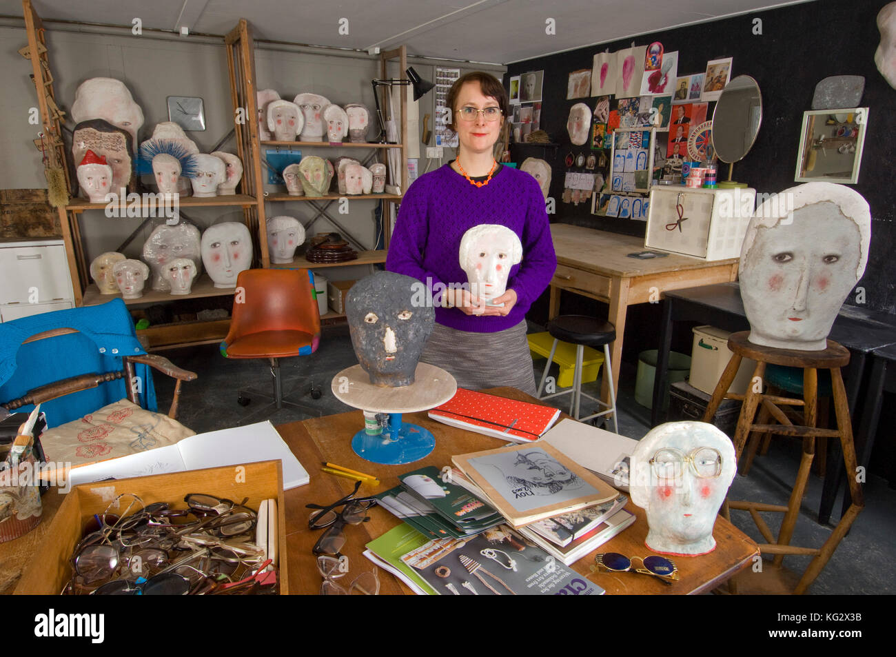 Ceramicists hi-res stock photography and images - Alamy