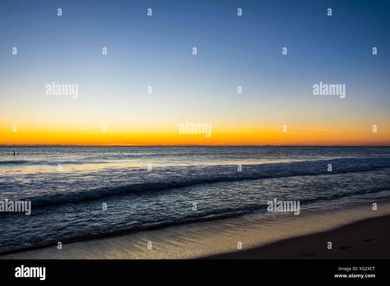 crisp autumn morning on an empty Florida beach Stock Photo - Alamy