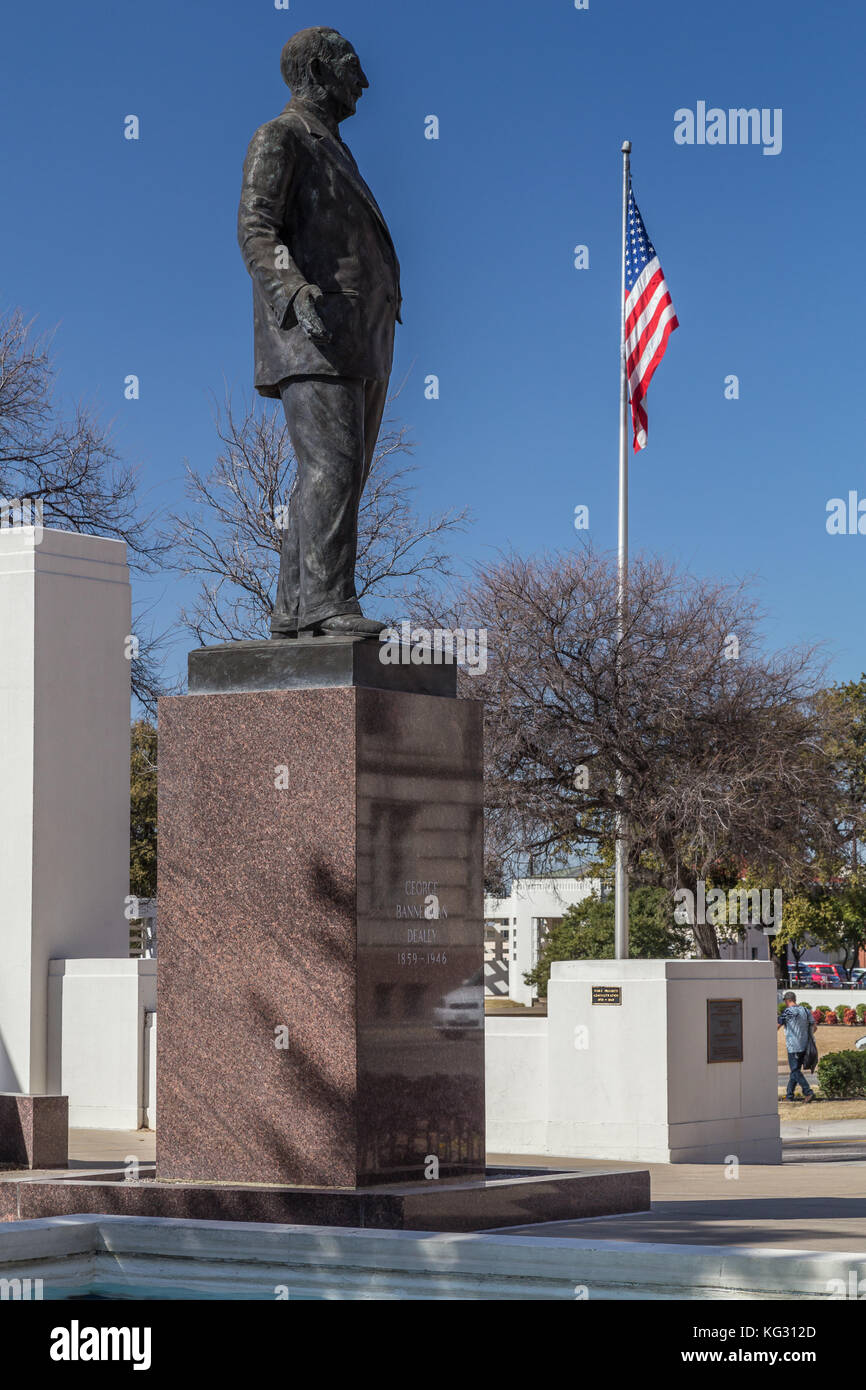 Dealey Monument at Dealey Plaza in Dallas, Texas Stock Photo - Alamy