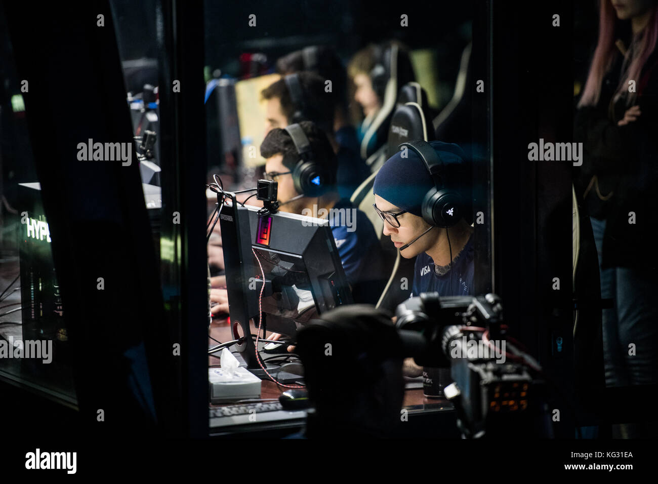 Dslr video shooter hi-res stock photography and images - Alamy