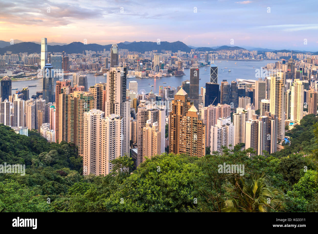 Skyline of Hong Kong from Victoria Peak at sunset Stock Photo - Alamy