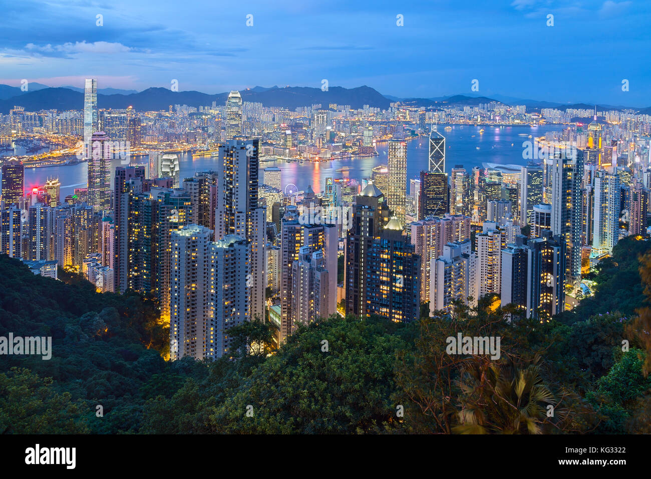 Skyline of Hong Kong from Victoria Peak at evening Stock Photo - Alamy