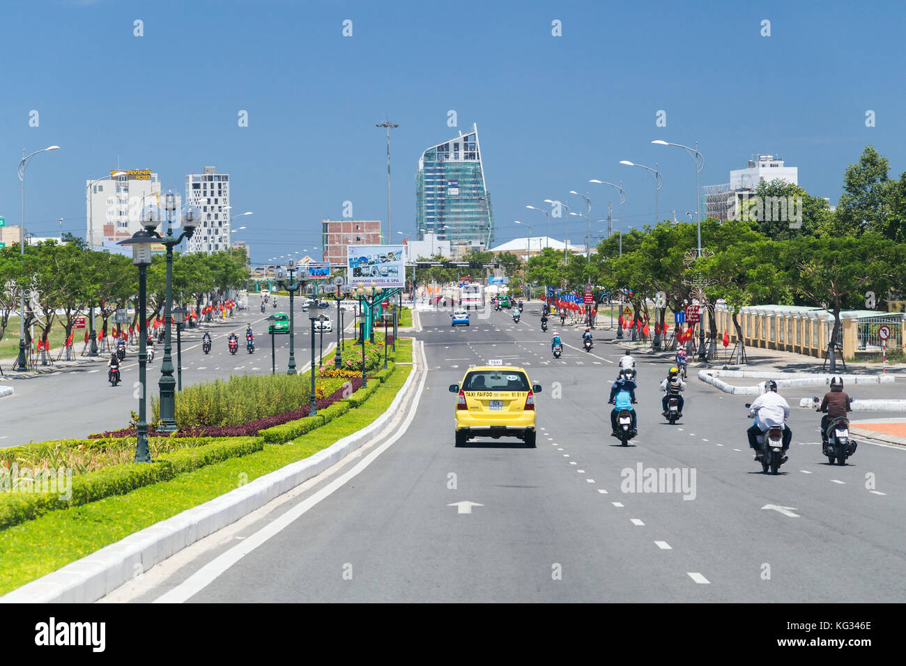 Road traffic and Streets of Da Nang, Vietnam Stock Photo - Alamy