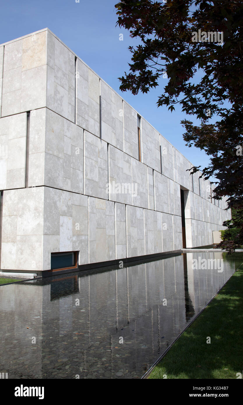 Barnes foundation museum philadelphia hi-res stock photography and ...