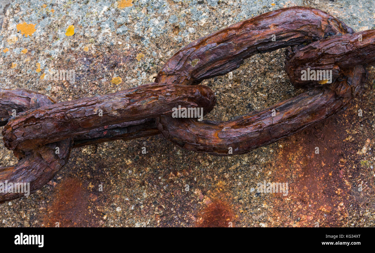 Metallic chain rock chain hi-res stock photography and images - Alamy