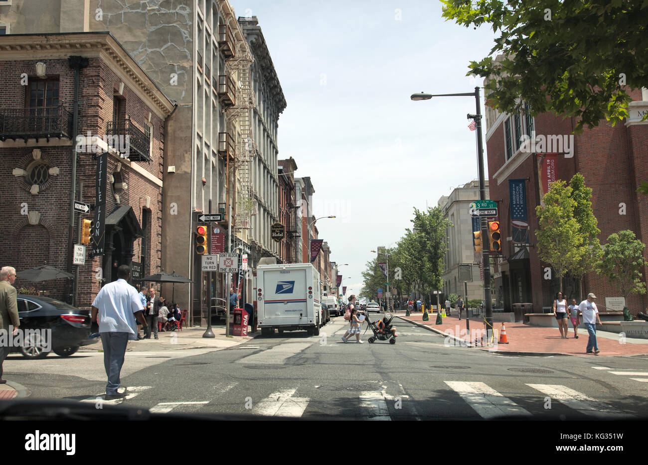Chestnut street in the city of philadelphia hi-res stock photography ...