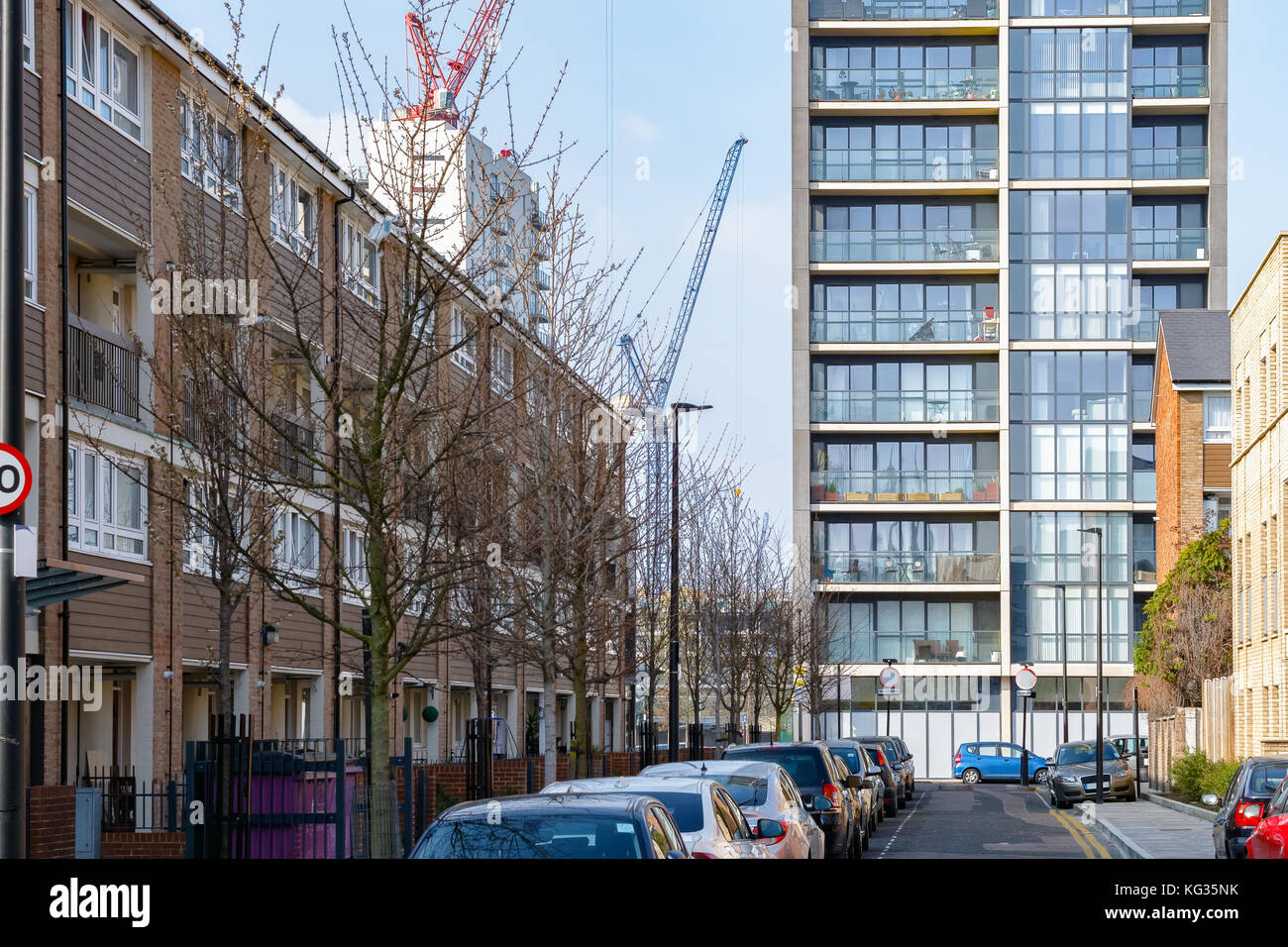 Cladding of modern apartment house hi-res stock photography and images ...