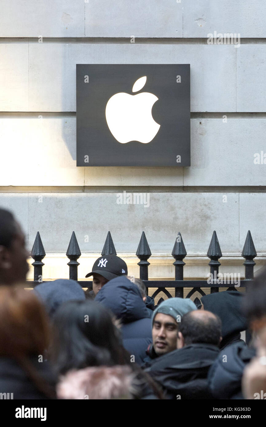 Apple store birmingham hi-res stock photography and images - Alamy