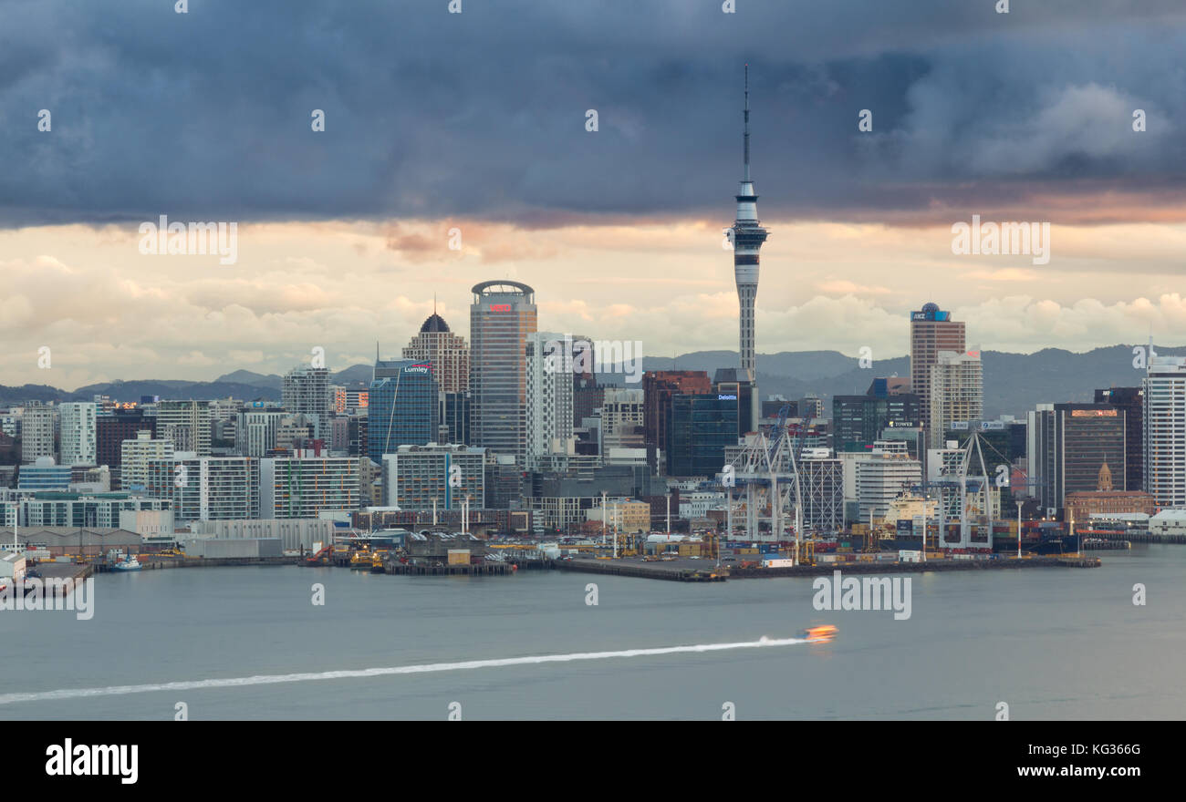 Auckland City as seen from Mount Victoria in Devonport, New Zealand ...
