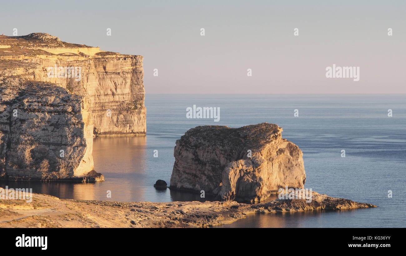 Cliff line in Dwejra, Gozo Stock Photo - Alamy
