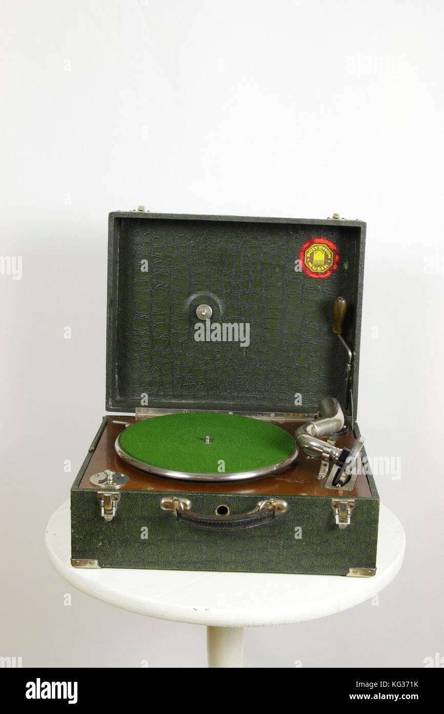 Portable gramophone hi-res stock photography and images - Alamy