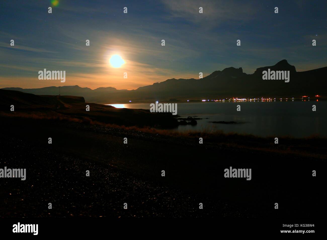 Light of the moon hi-res stock photography and images - Alamy