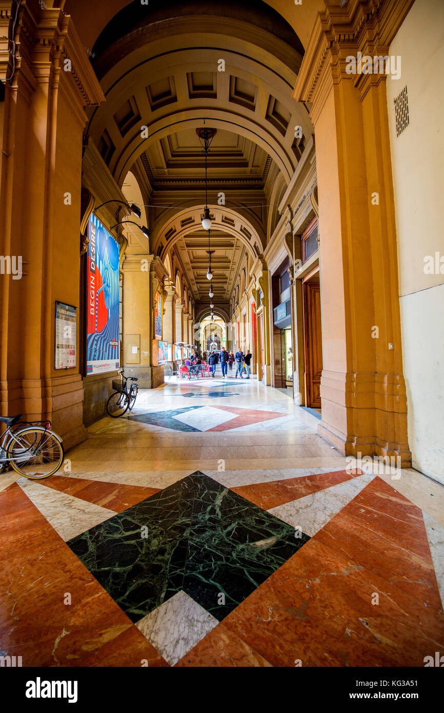 Marble portico hi-res stock photography and images - Alamy