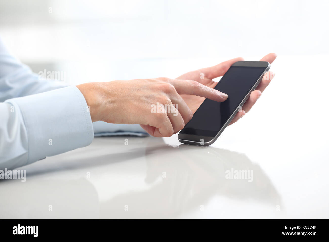 hands with cell phone Stock Photo - Alamy