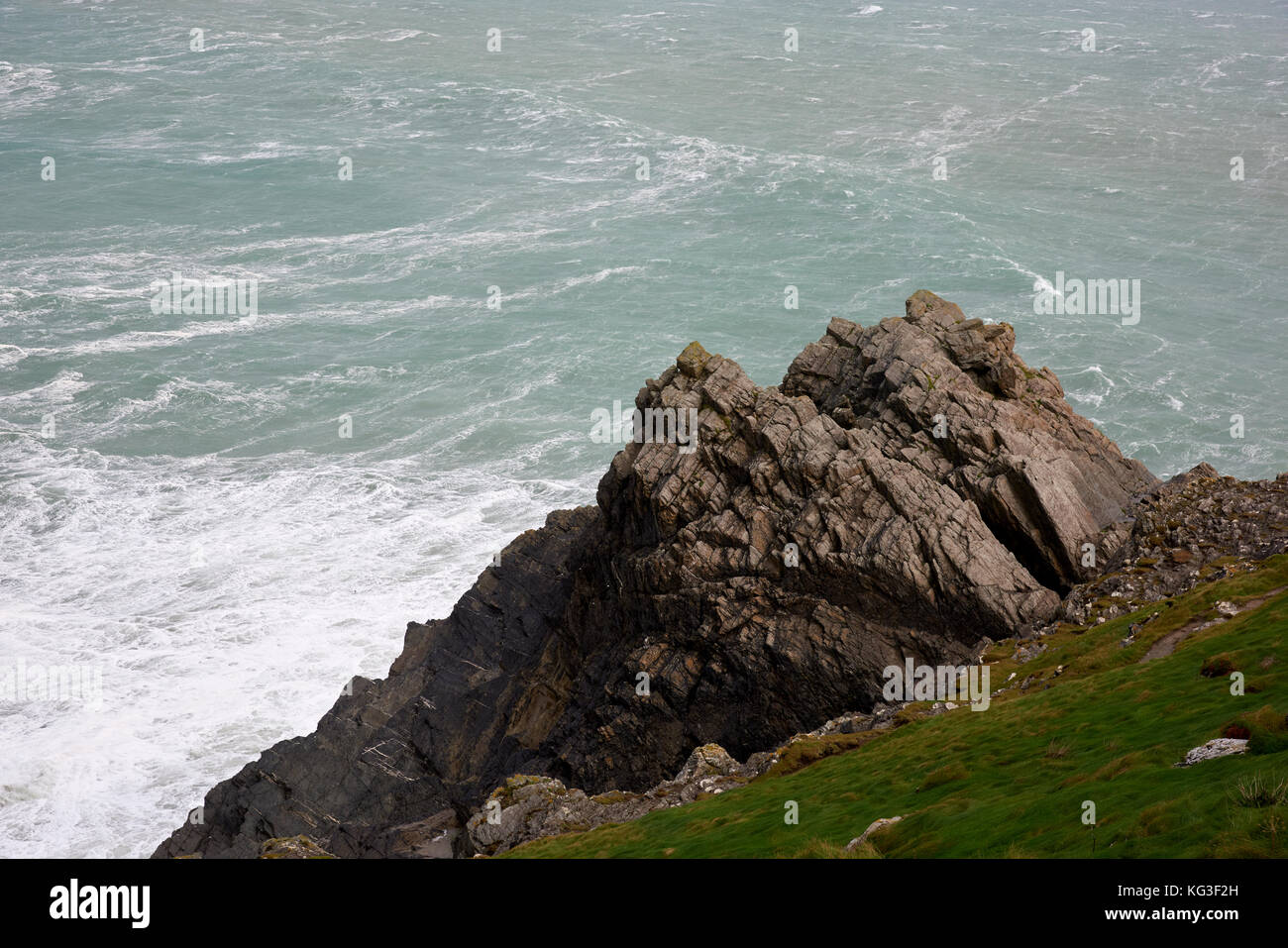Jutting rocks storm hi-res stock photography and images - Alamy
