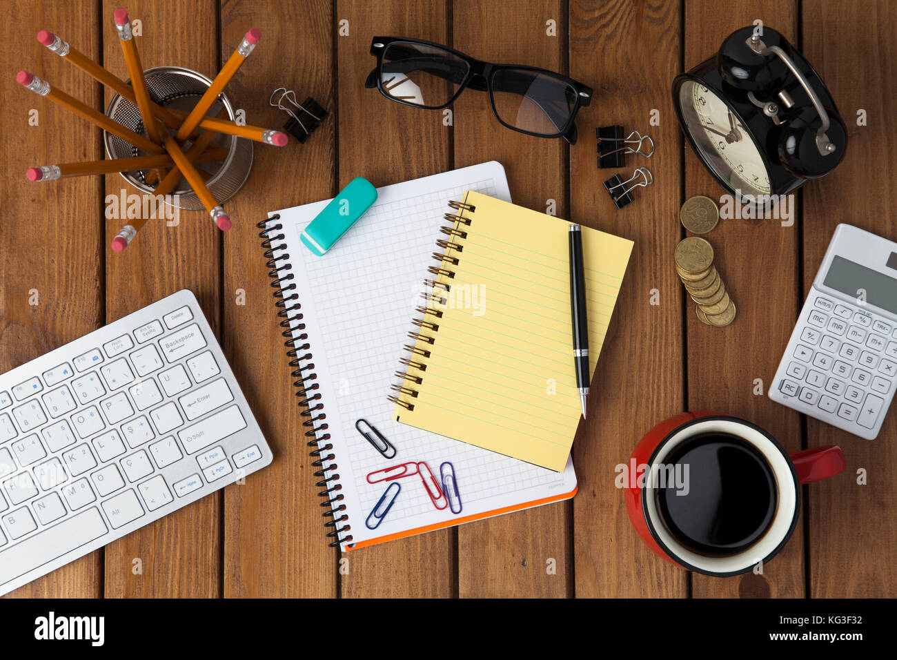 Untidy office desk hi-res stock photography and images - Alamy