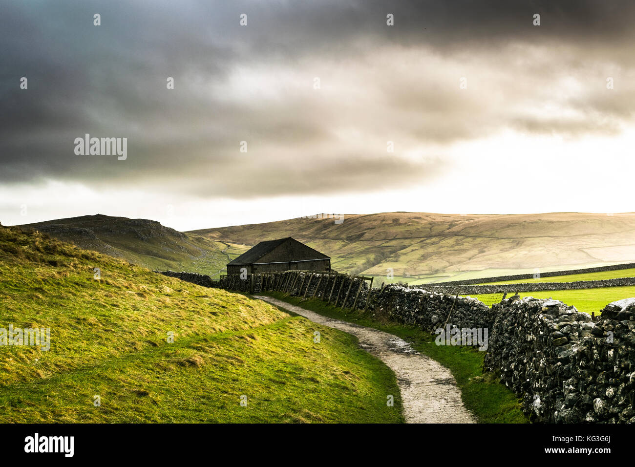 Malham barns hi-res stock photography and images - Alamy