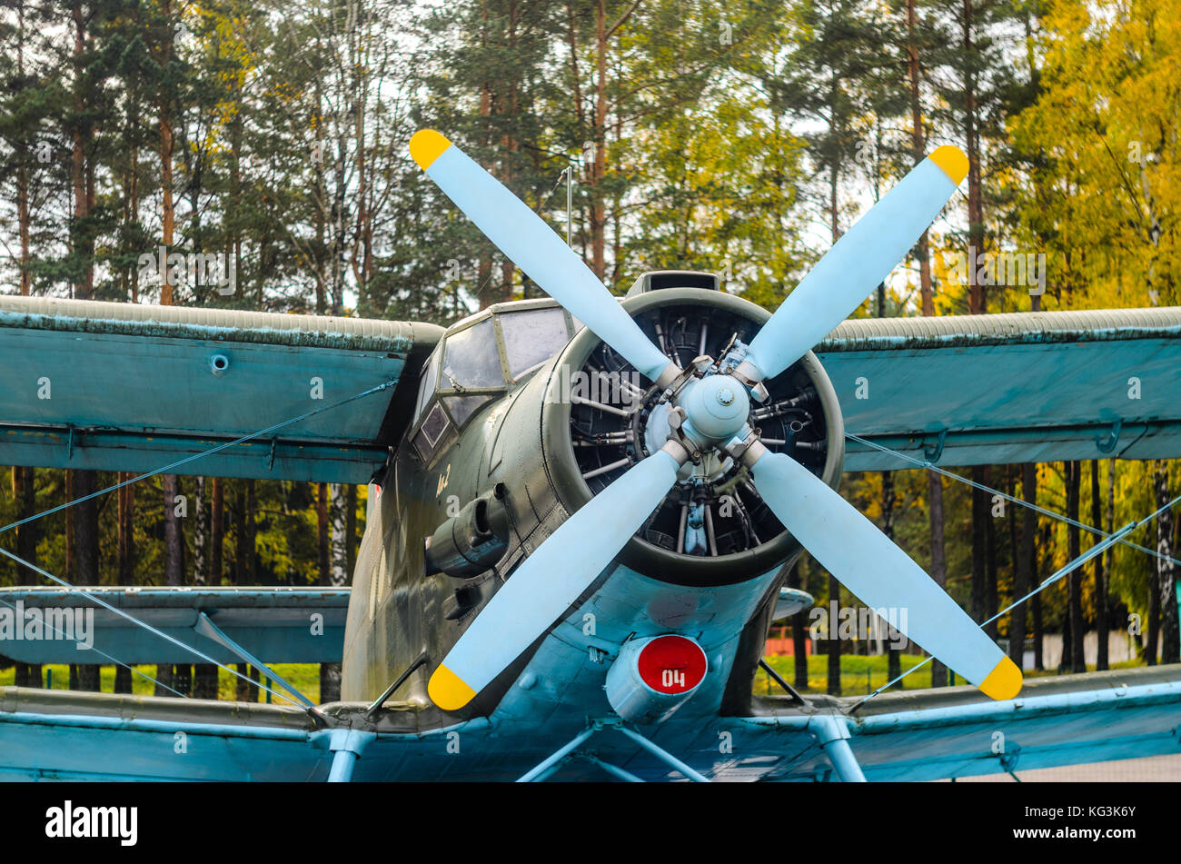 Old aircraft. Screw of Soviet aircraft AN-2 close-up Stock Photo - Alamy