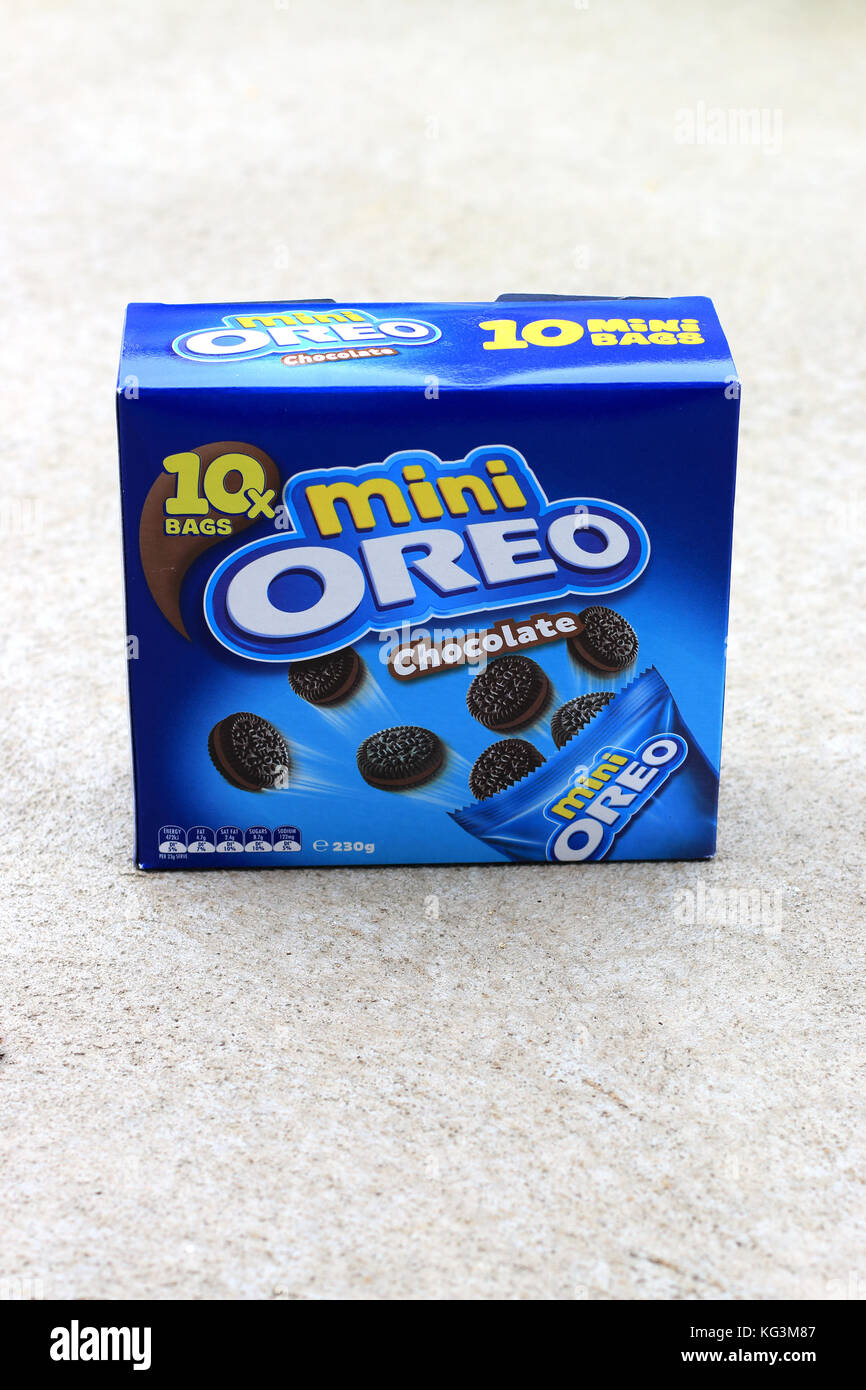 Oreo Cookies Chocolate Mini in a box isolated Stock Photo - Alamy