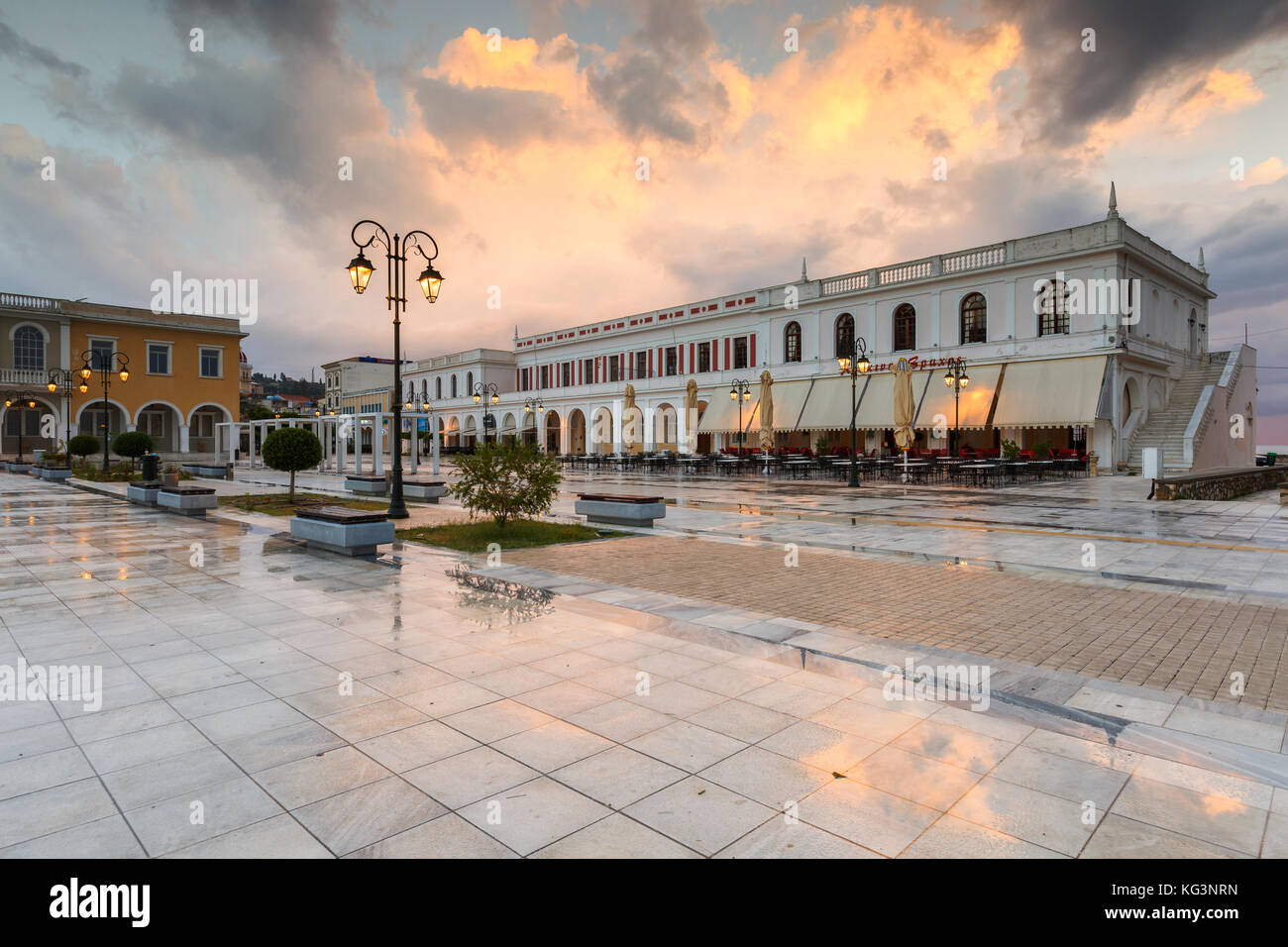 Sunrise over Solomos square in Zakynthos town, Greece Stock Photo - Alamy