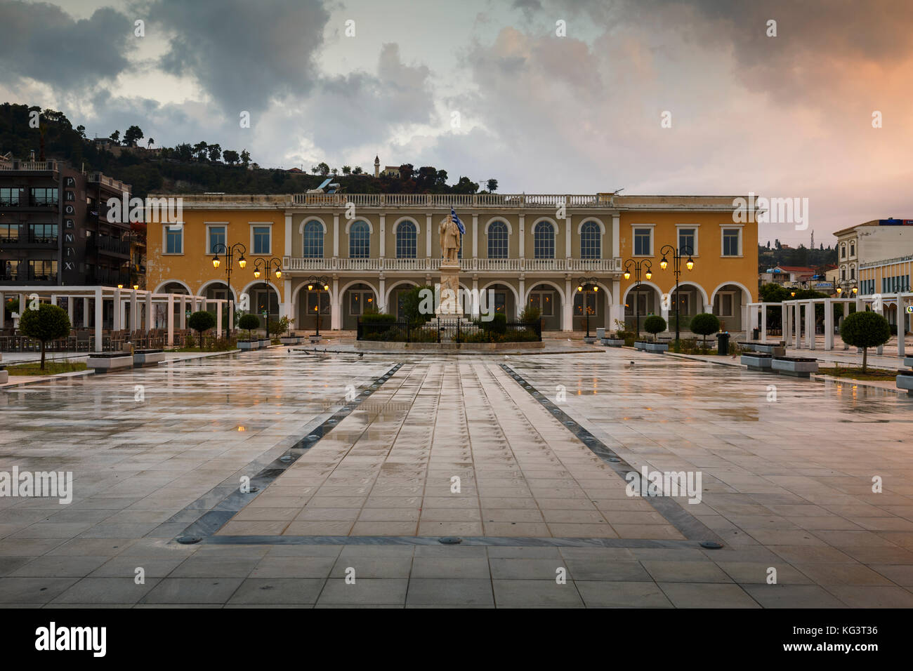 Sunrise over Solomos square in Zakynthos town, Greece Stock Photo - Alamy