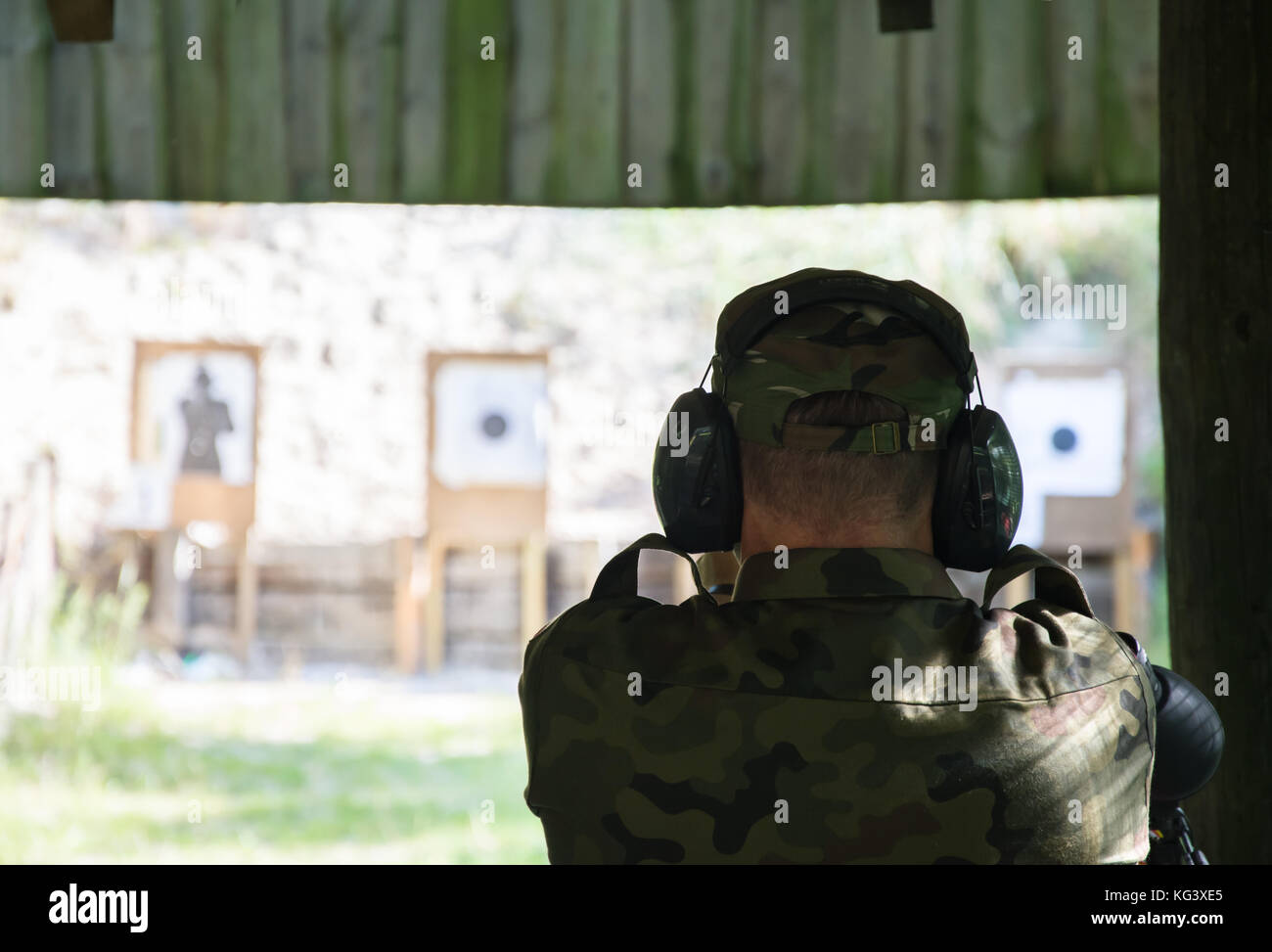 Shooting competition hi-res stock photography and images - Alamy